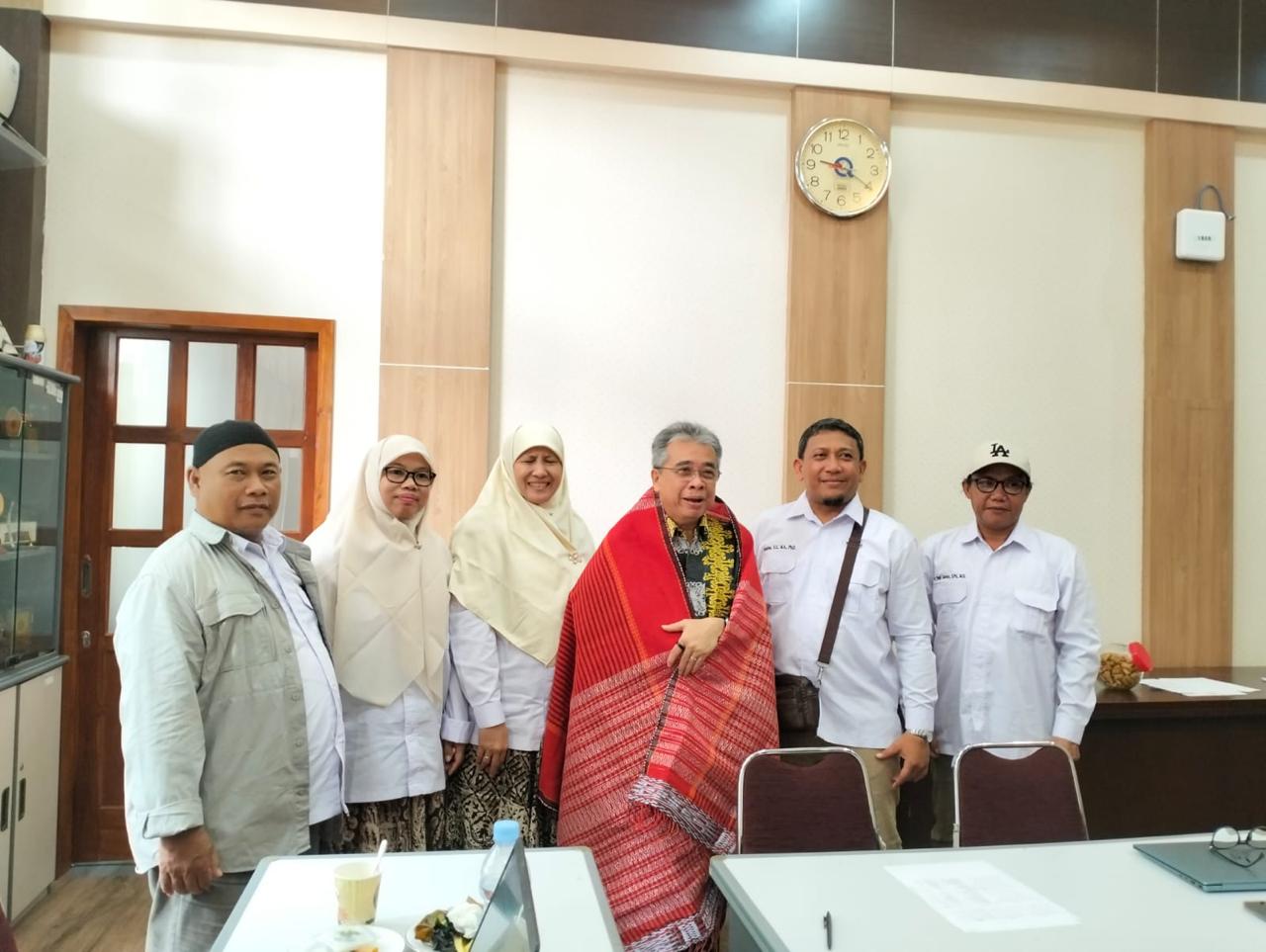 Lima Ketua Jurusan di FBS Unimed Lakukan Studi, Tiru QS 200 ke SPMRU UGM – Universitas Negeri Medan